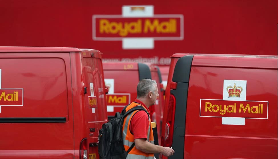 Liberum Capital Lowers Royal Mail (LON:RMG) to Sell - Equity Insider