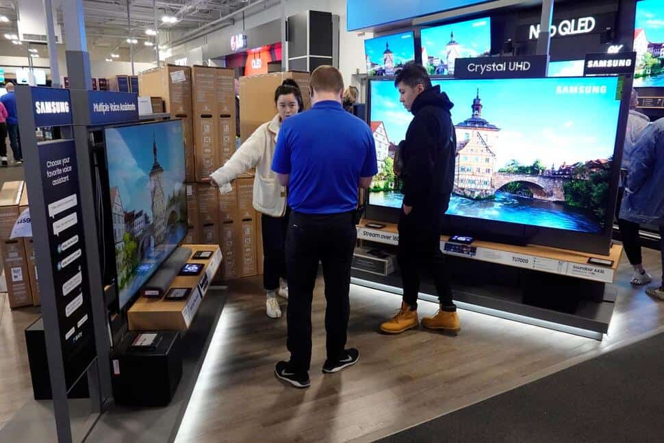 US Retail Sales Rose 1.3% Last Month, a Sign of Resilience - Equity Insider