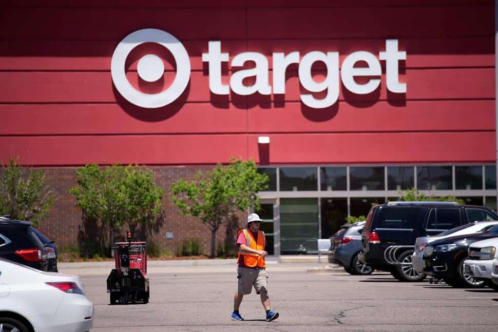 Target Wrestles With Pullback in Spending and Theft That May Cost ...