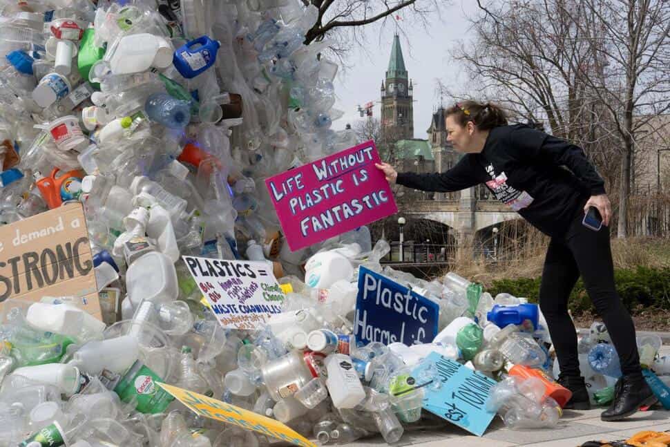 Global Negotiations on a Treaty to End Plastic Pollution at Critical ...